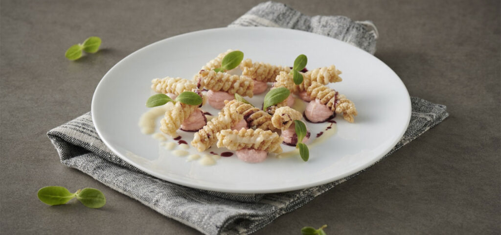 Pasta croccante, mousse di Mortadella Bologna IGP, Parmigiano Reggiano ...